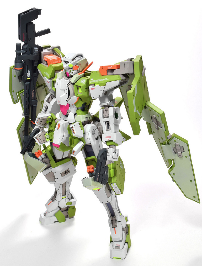 Custom Build: MG 1/100 Gundam Dynames