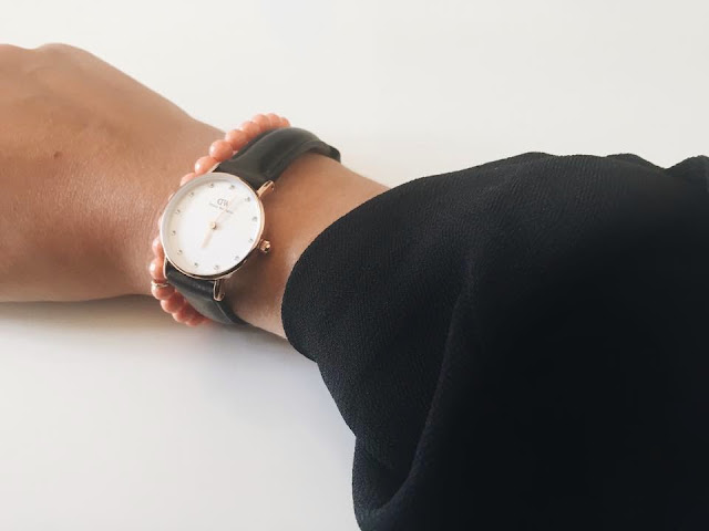 IT'S A DW LOVE AFFAIR - Alexandra Neto