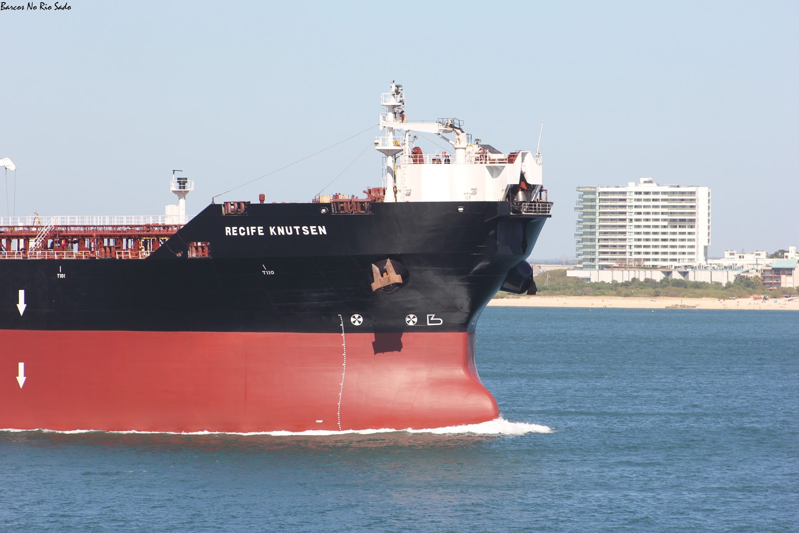 Barcos No Rio Sado: Recife Knutsen
