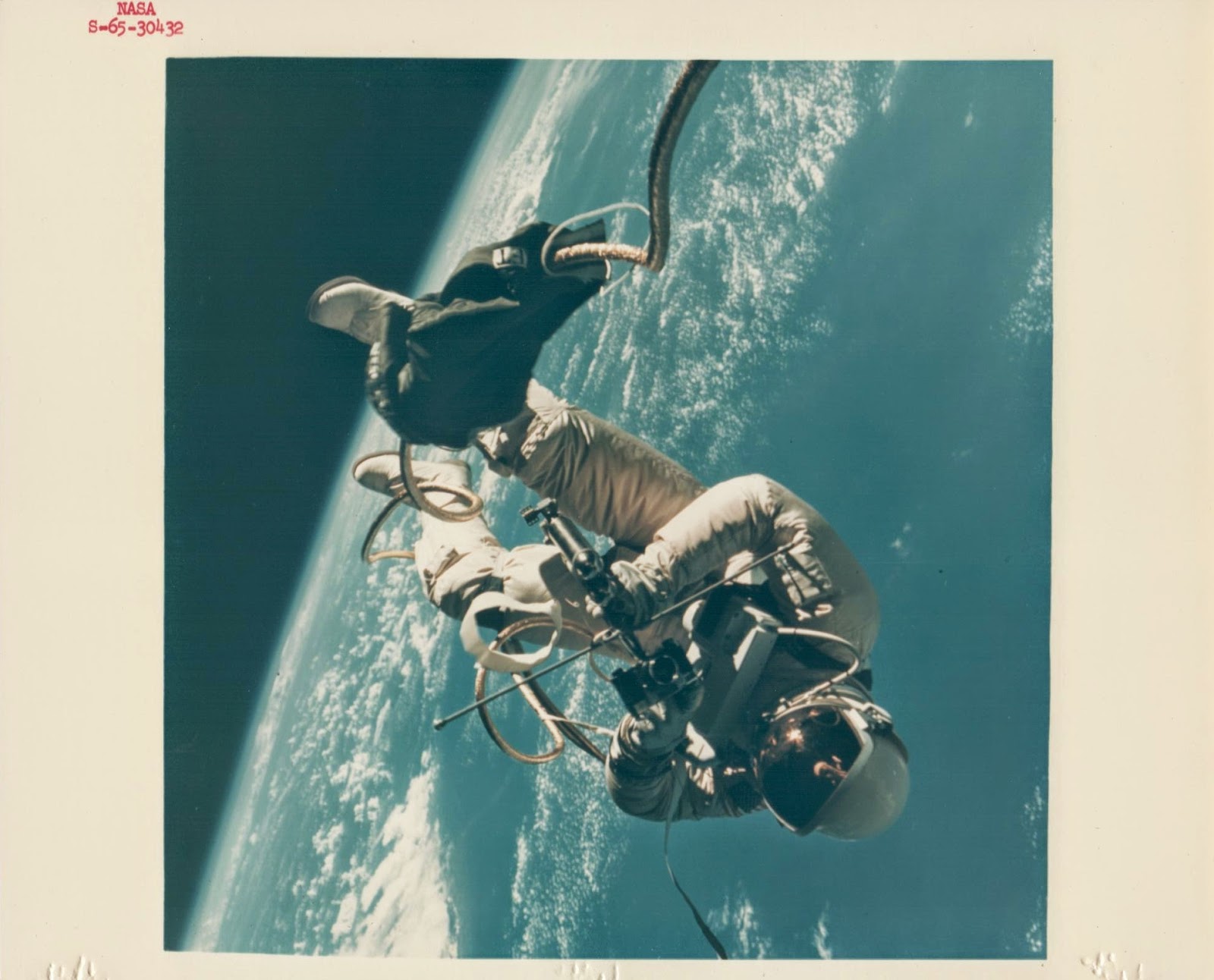 Wonderful Vintage NASA Photographs of Space from the 1960s-1980s ...