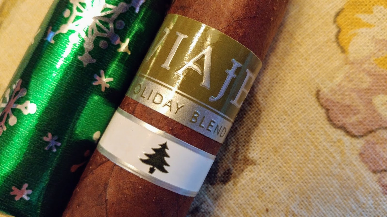 Tiny Tim's Cigar World!: Viaje Holiday Blend Christmas Tree (4 x 60)