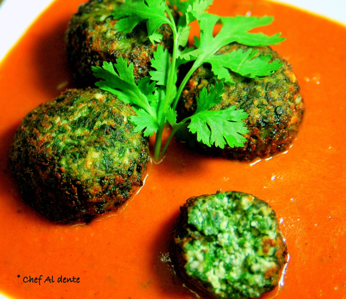 Chef Al dente: Spinach and Cottage Cheese Koftas in Tangy Tomato Gravy