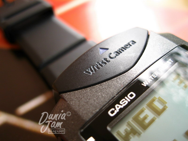DUNIA JAM: Casio Wrist Camera WQV-1 - salah satu inovasi pertama di ...