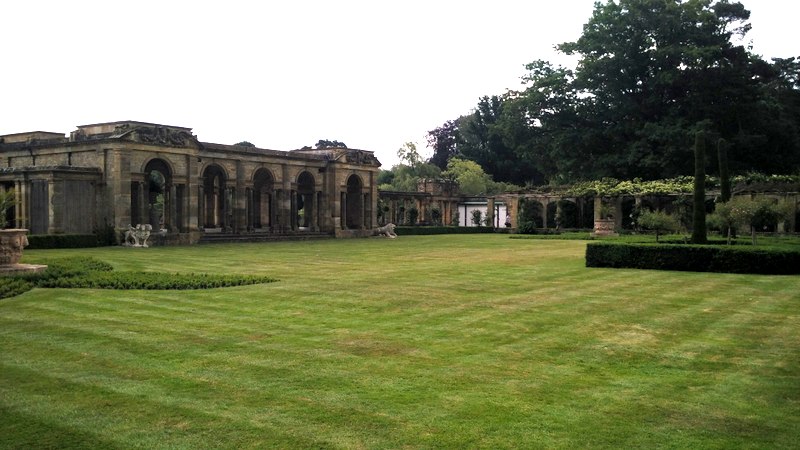 Hever Castle: A Fun, Historical Summer Day Trip | Pretty and Polished