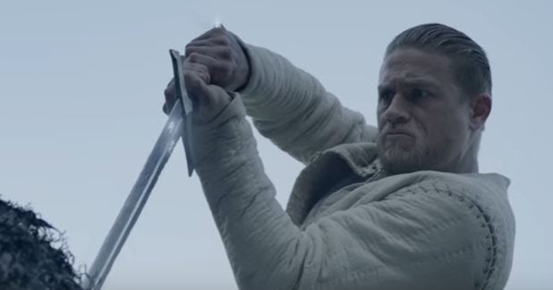 El Rey Arturo, la leyenda de la espada [Trailer 3 Subtitulado + Poster]