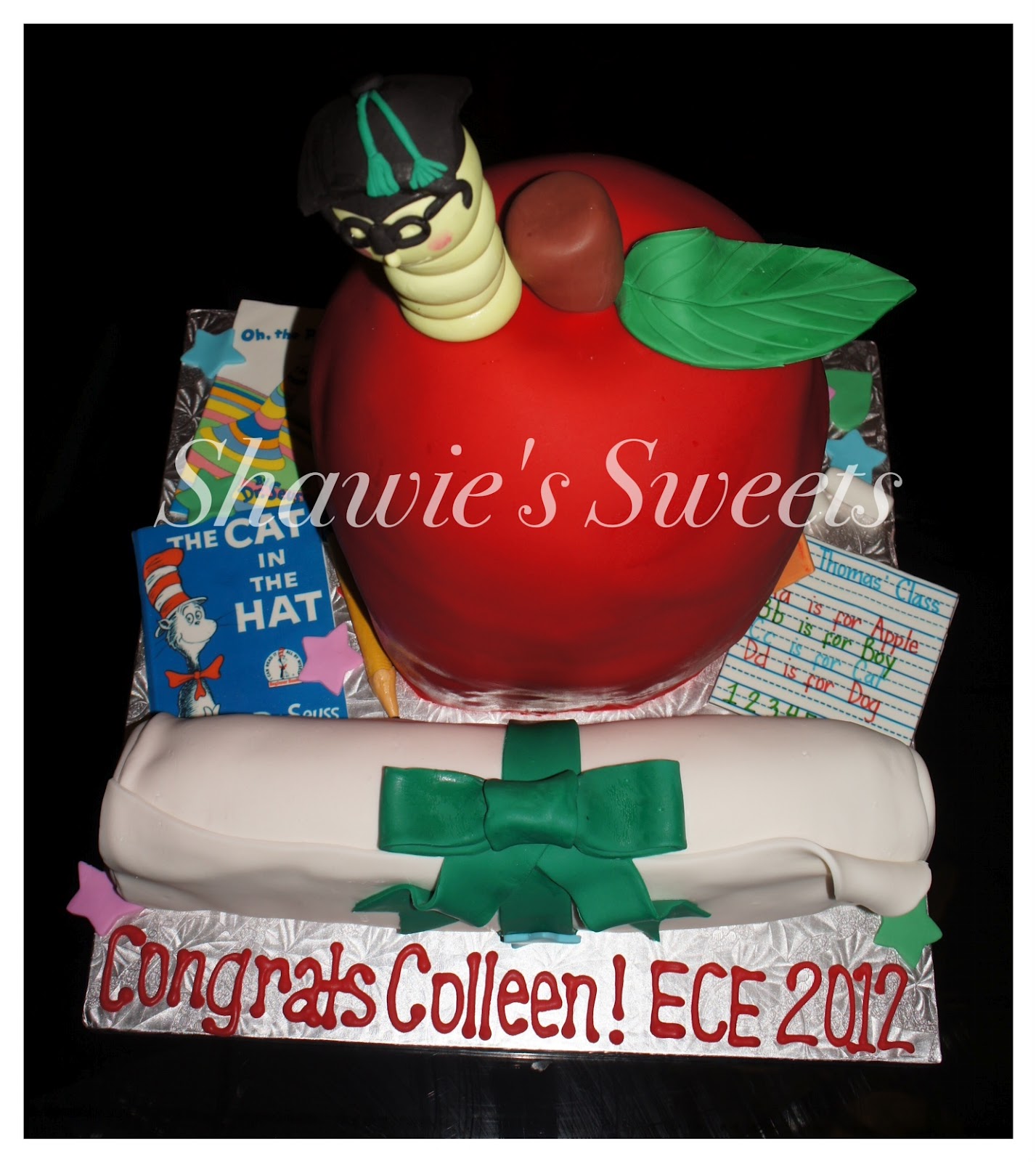 Shawie's Sweets: Apple Bookworm Grad Cake