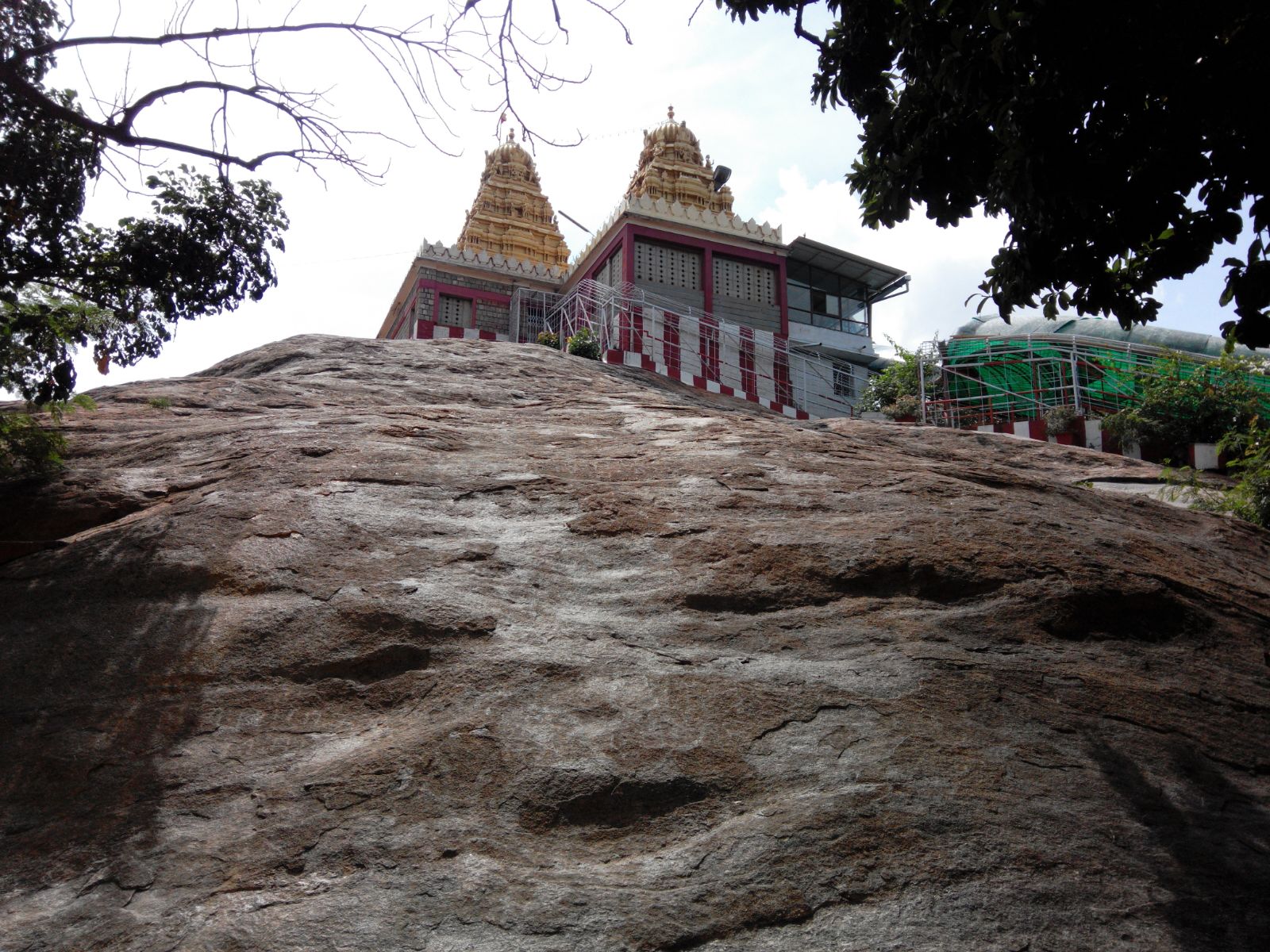 Devalaya Tirtham - Temples of India : Ragigudda Anjaneya swami temple ...