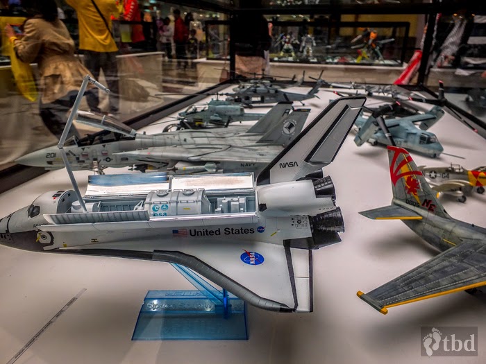 Plastic Scale-Model Exhibit at SM Baguio - Traveling by default.