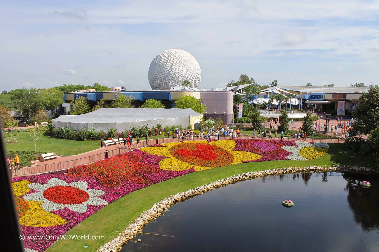View the Epcot International Flower & Garden Festival From The Monorail ...