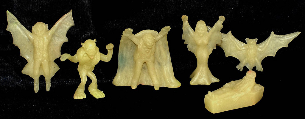 Little Weirdos: Mini figures and other monster toys: Vampires (H.E.I.)