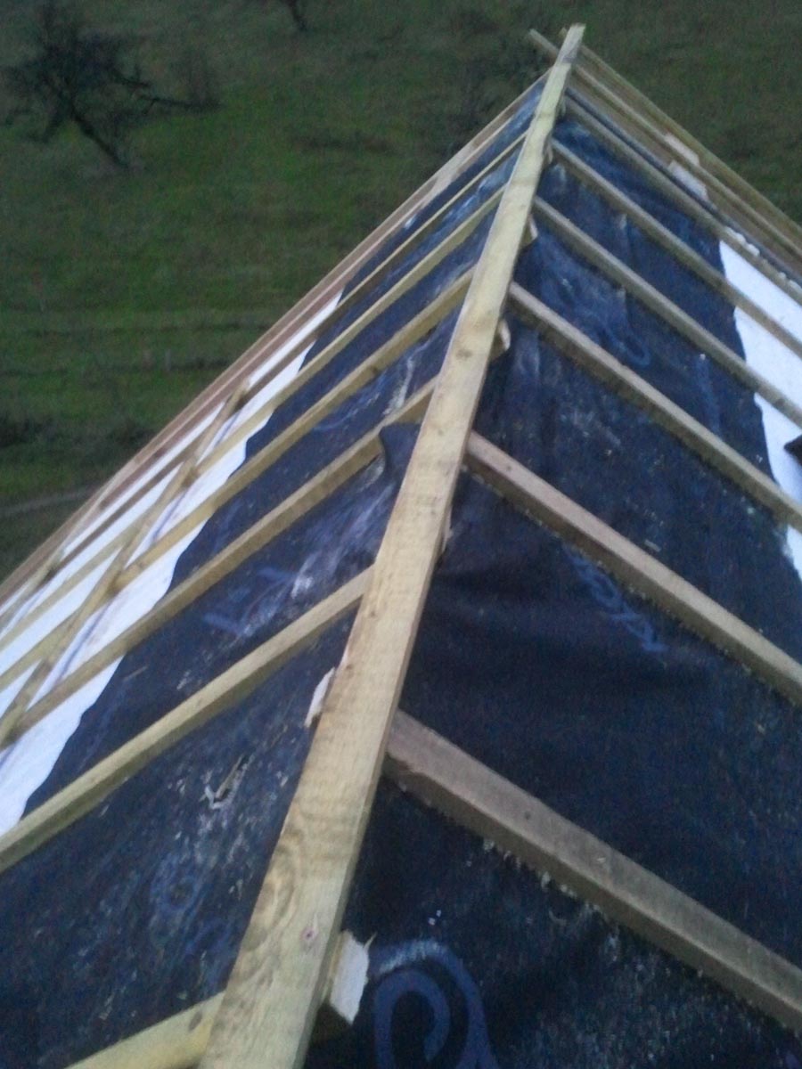 CONSTRUCTION EUROMAC2 2012: 47 LATTAGE DE LA TOITURE