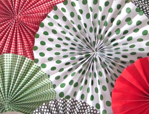 Love Laugh and Plan: Paper Fan Rosette- Party Tutorial