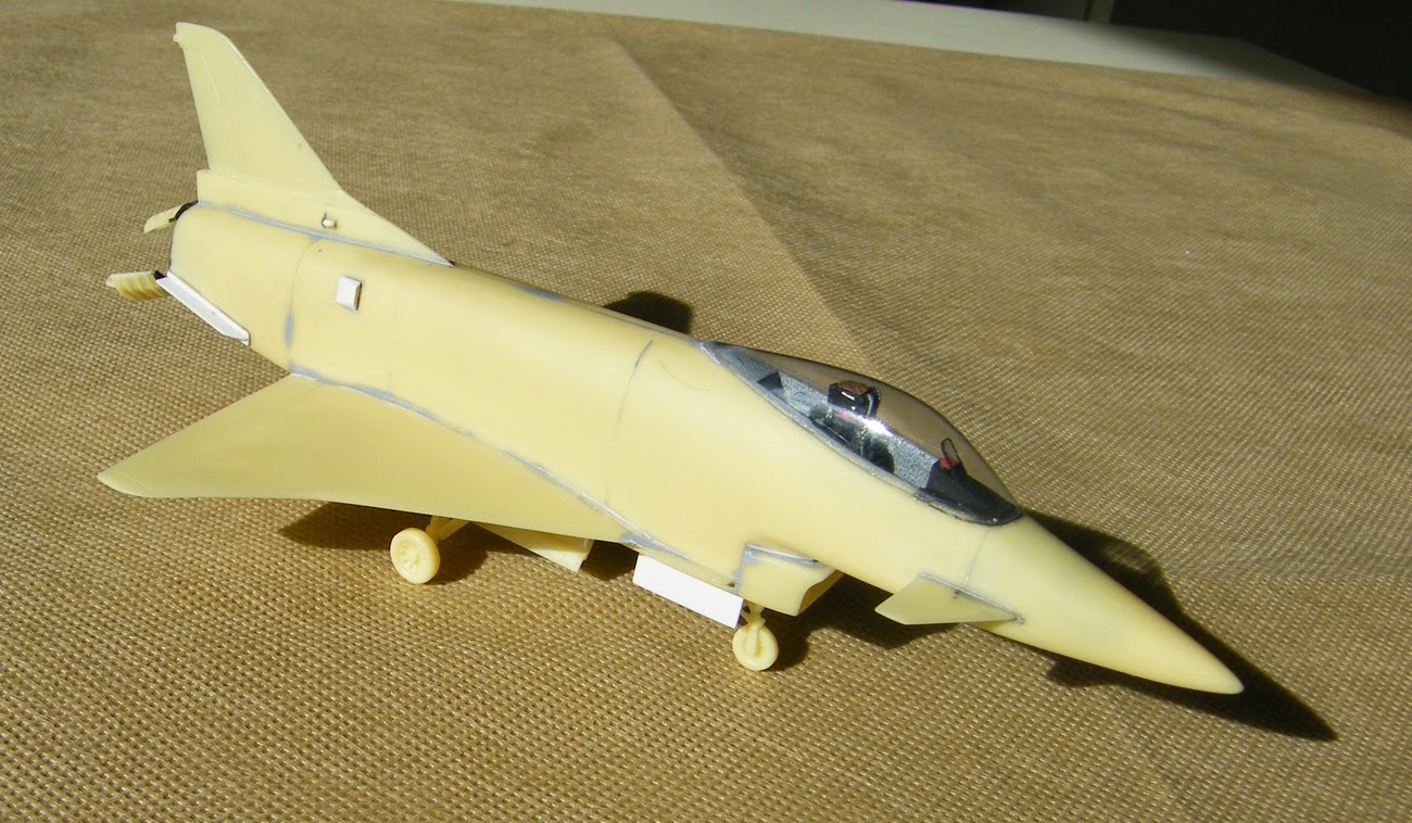 Renax Sharkit 1/72 Resin kits: F-8's and X-31 by Ferenc from Hungary.