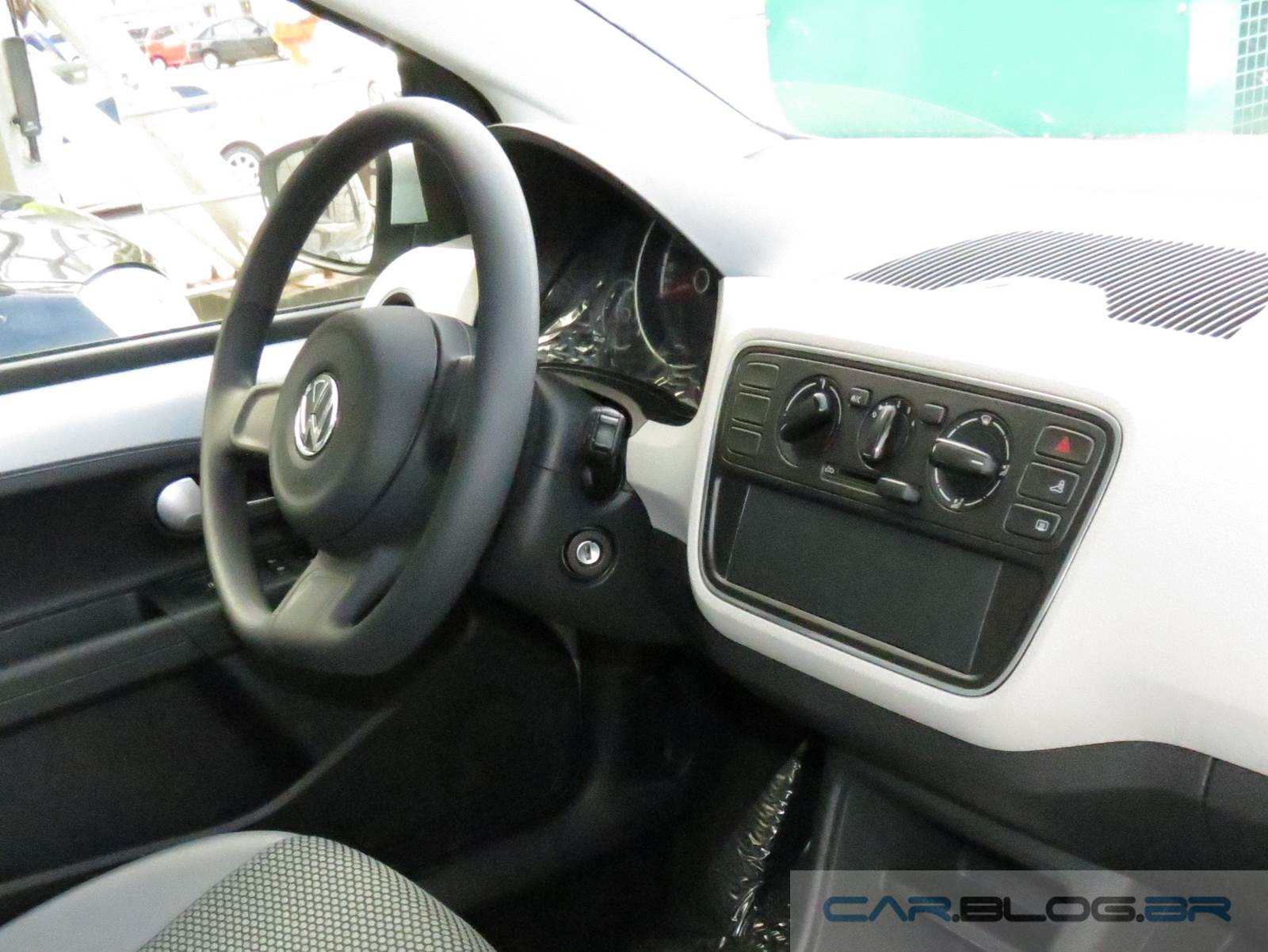 VW Move-up! I-Motion é boa opção para encarar o trânsito