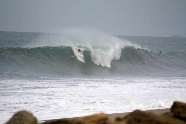 Wave Hunter: Equador - South América