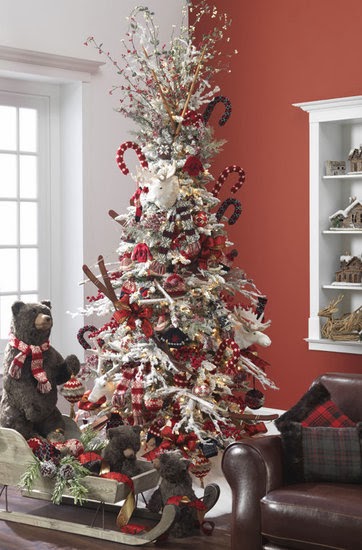 Color Outside the Lines: Georgeous Christmas Tree Inspiration