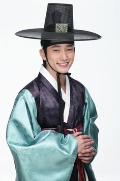 Lingy's Soul Searching: The beauty and grace of men hanboks.