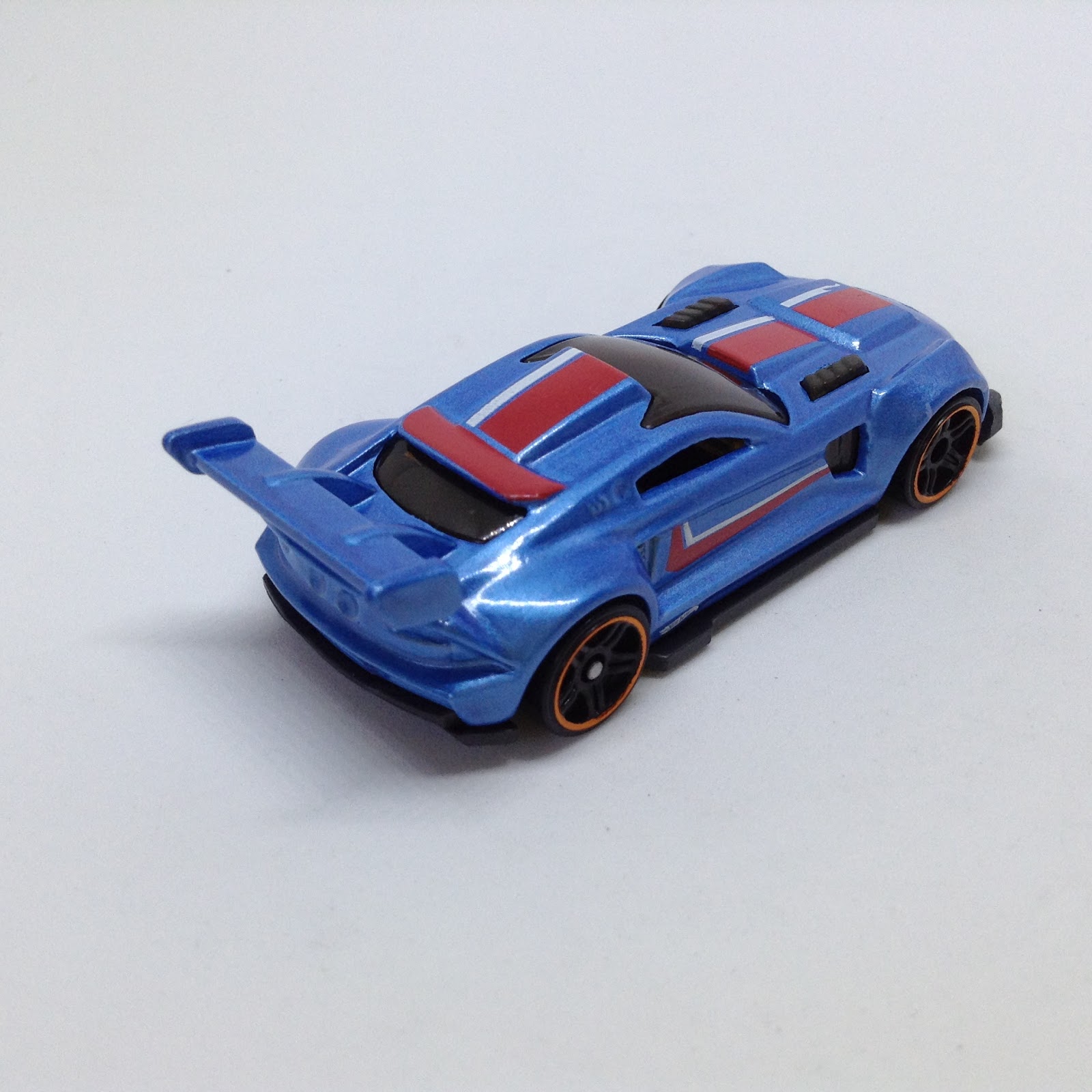 JULIAN'S HOT WHEELS BLOG: Track Ripper (New for 2018! - Muscle Mania)