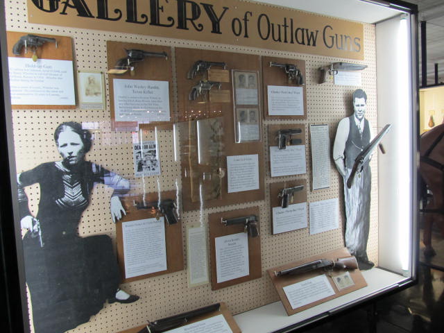 Claudia's Page: J.M. Davis Gun Museum, Claremore
