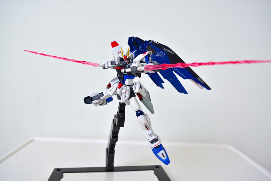 Custom Build: HG 1/144 Freedom Gundam "Improved"