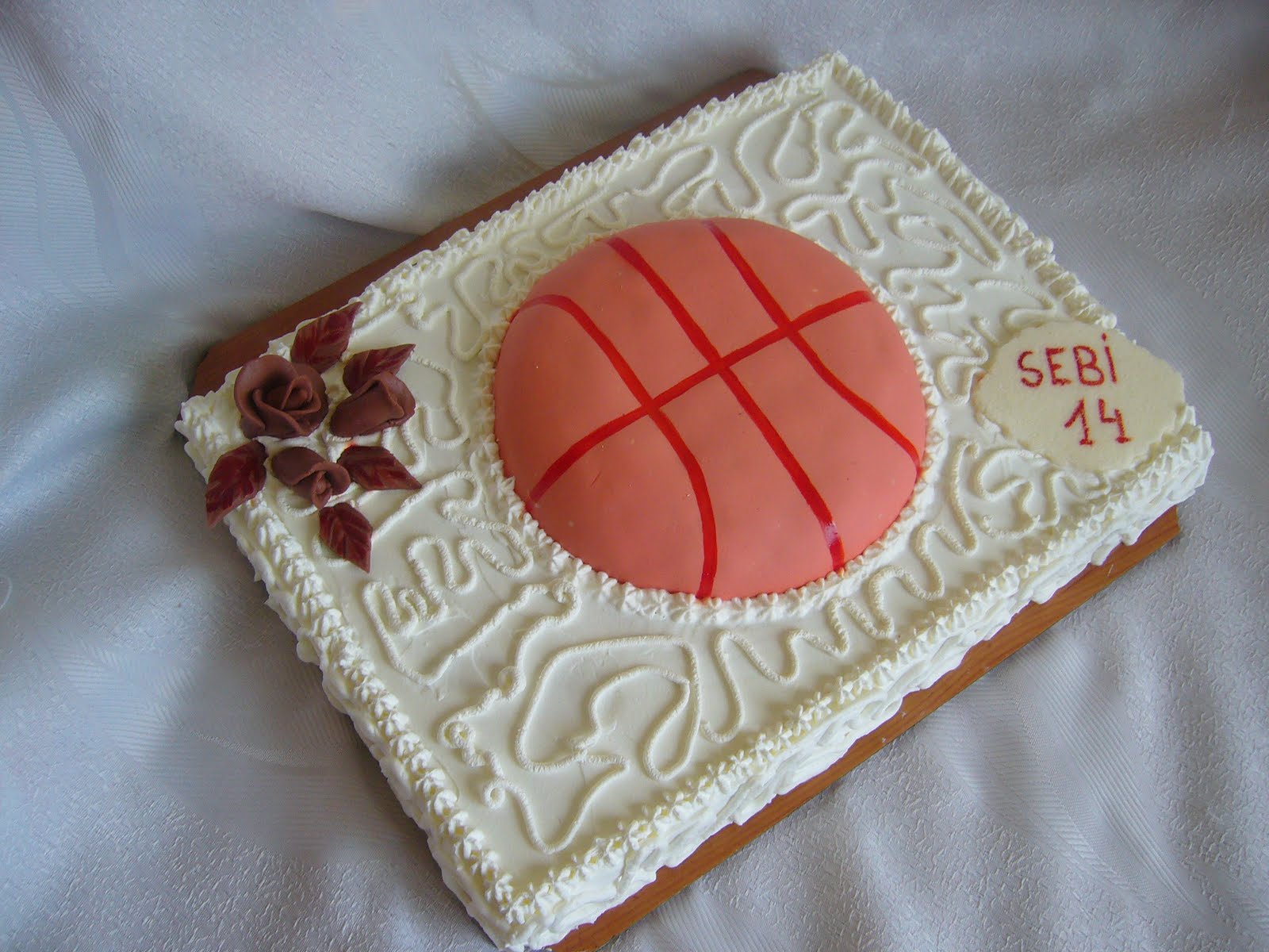 Adela Zilahi: Tort minge de baschet