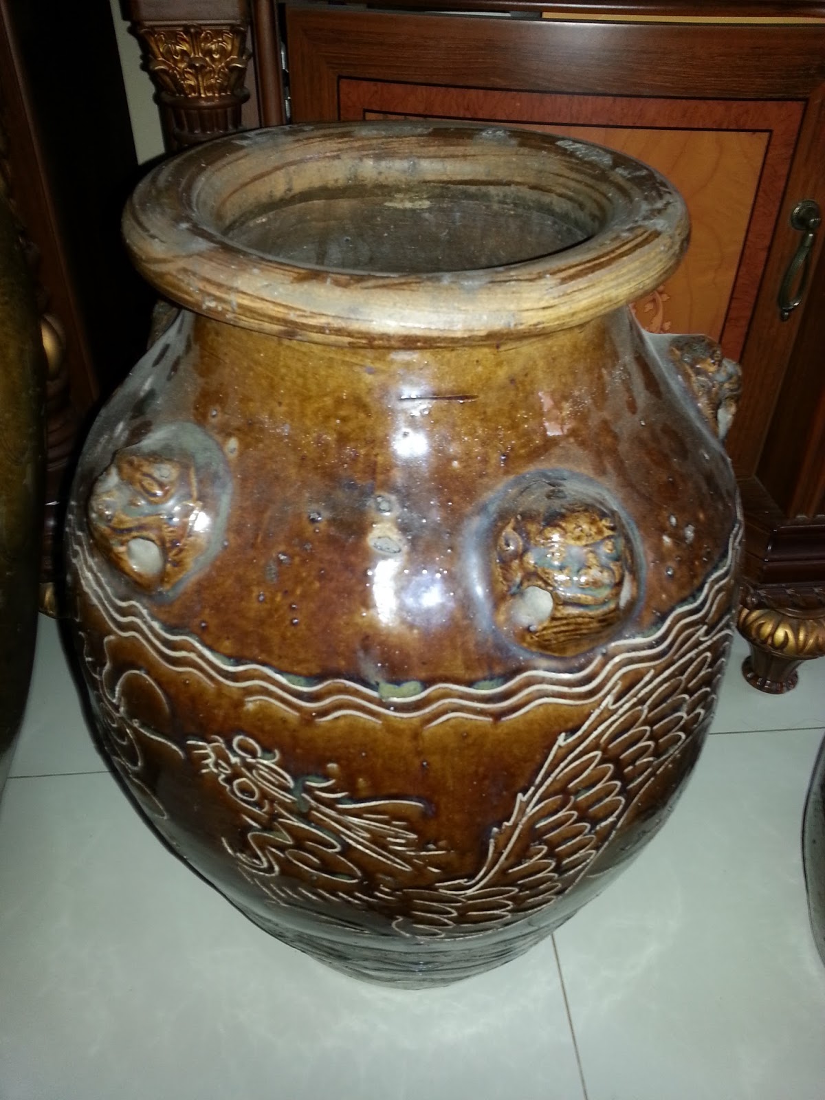 OMAH ANTIQUE : Tempat Jual dan Beli Barang Antik dan Lawas: Guci Antik ...