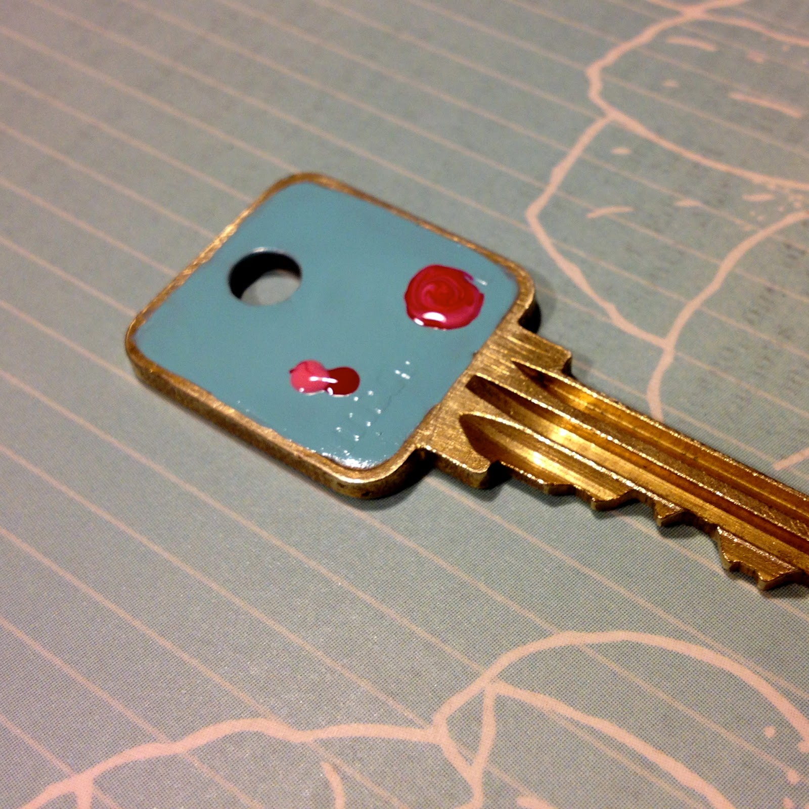 @ carlasdeleon: DIY: Vintage Rose Key