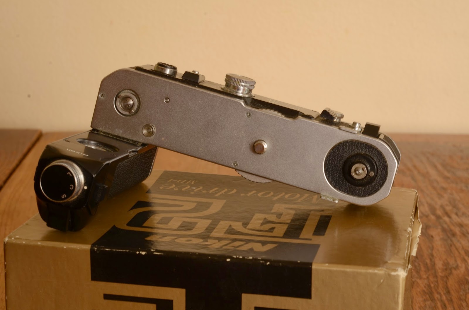 Vintage Camera House: Nikon MD-1