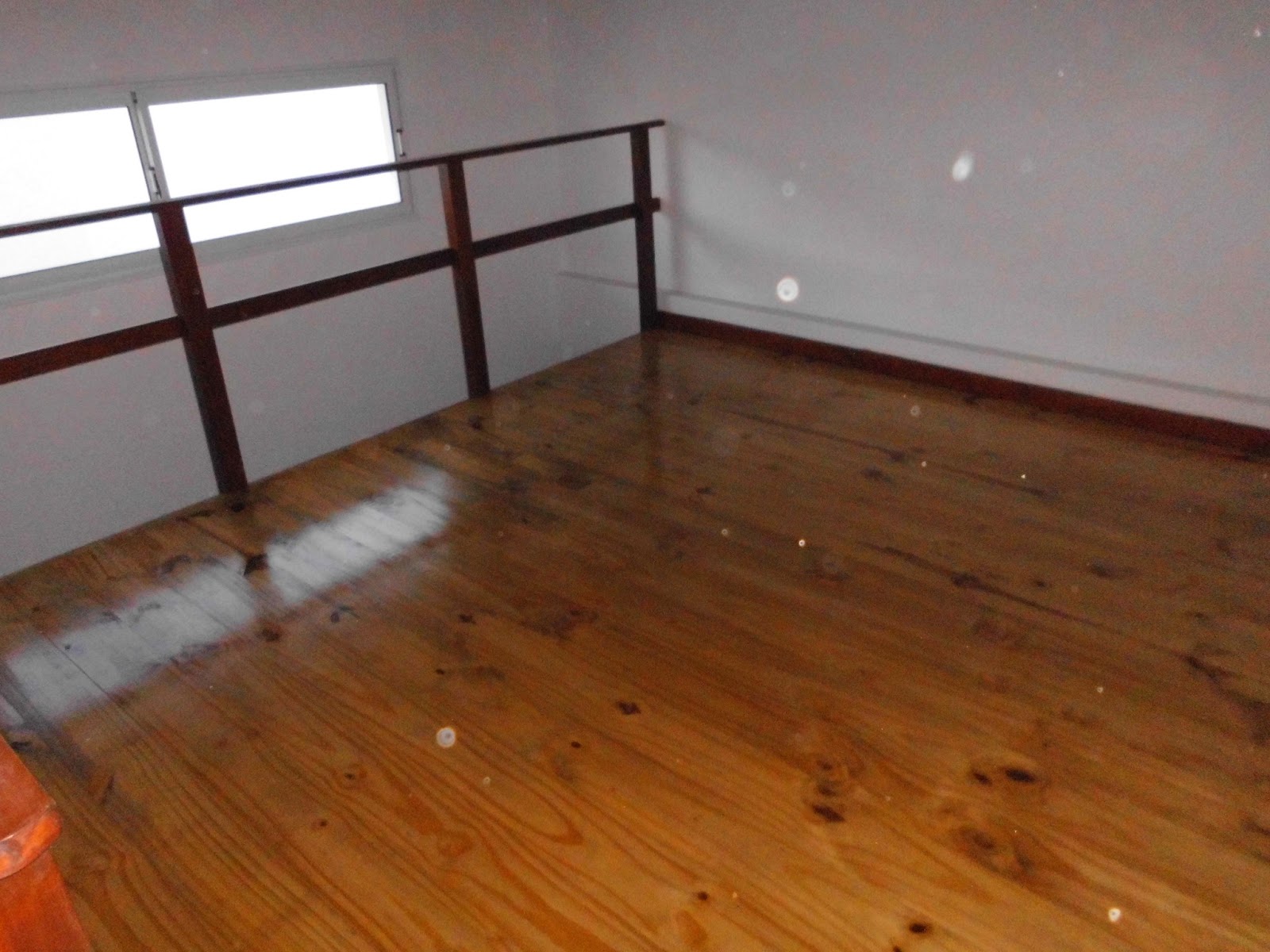 Entrepisos de madera, escaleras.: Entrepisos