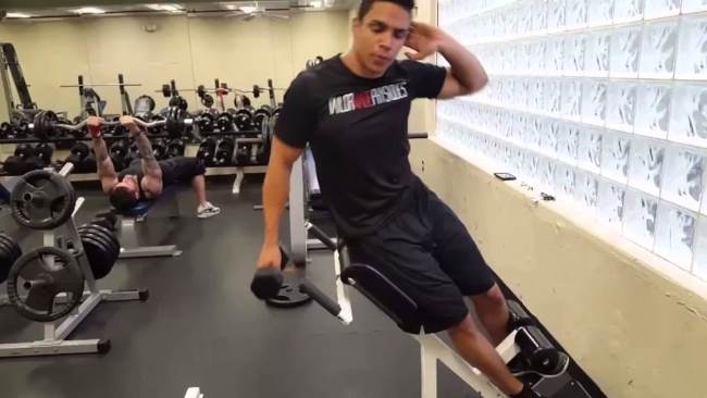 6 Weighted Abs Exercises for a Shredded Stomach - SHREDDEDFIT