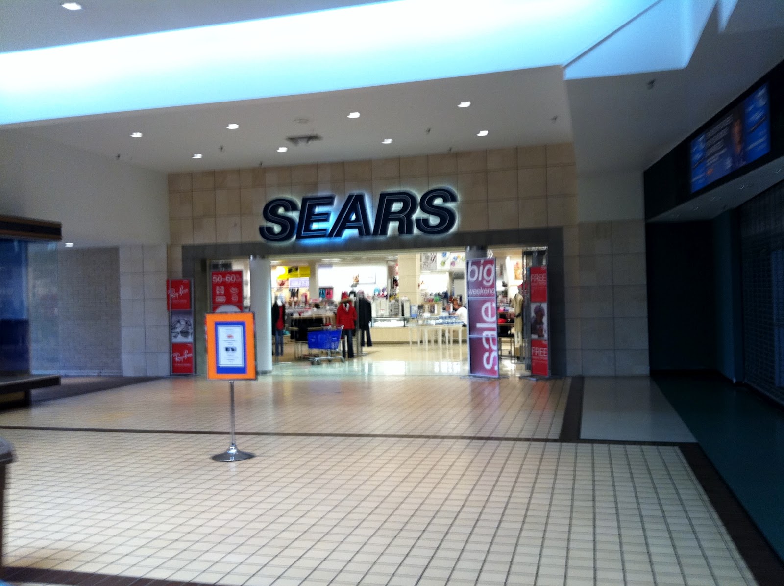 Dead and Dying retail: Former Sears store in Statesville, North Carolina