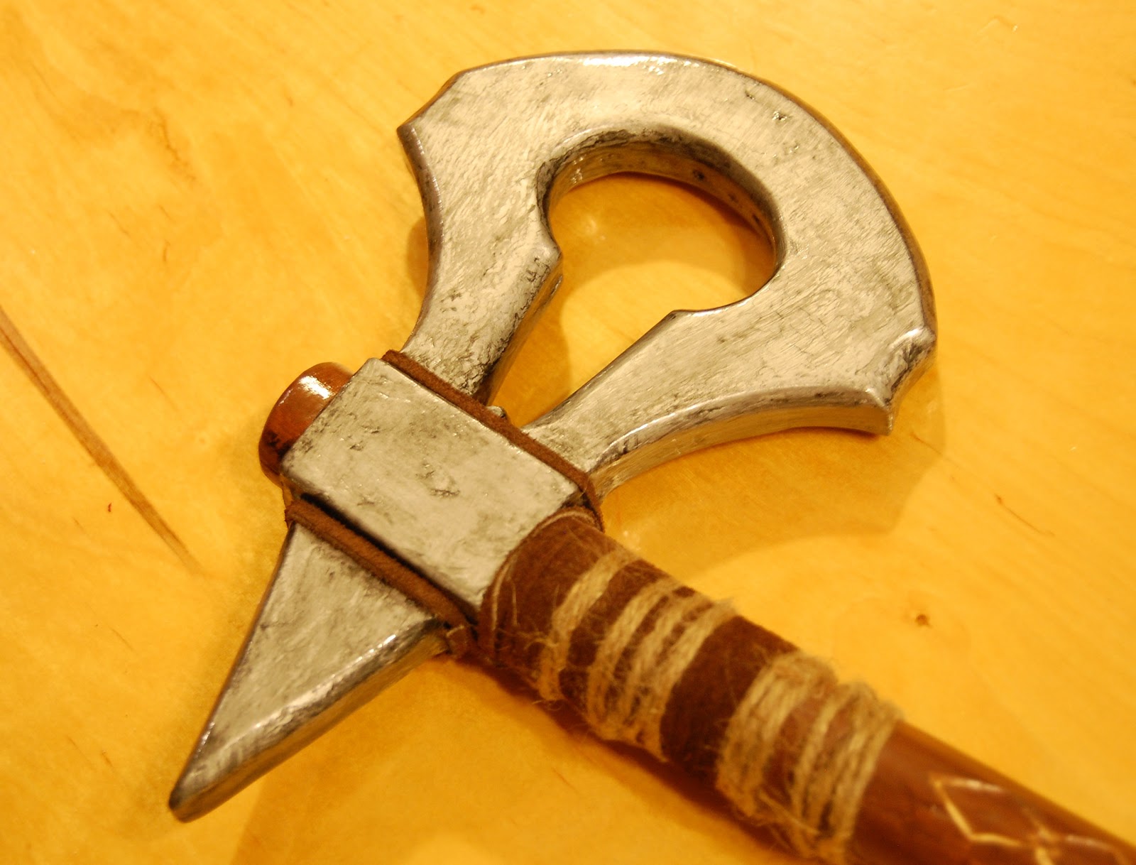 Alpha Props: Assassin's Creed 3 Tomahawk Replica