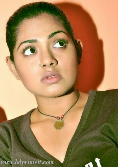 Actress Nusrat Imroz Tisha photos, age, hieght, family, natok list ...