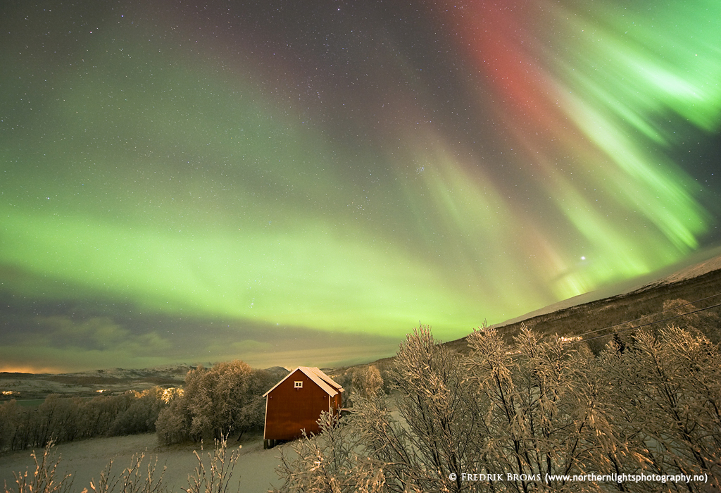 Northern Lights Photography: Red and Green Sky