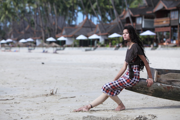Myanmar Popular Singer and Model, Chan Chan on the Beach | Myanmar ...