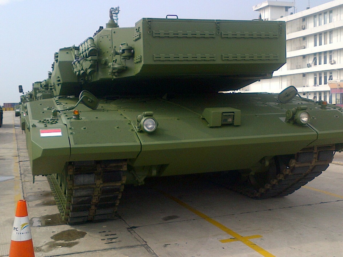 Asian Defence News: 16 Leopard Tanks, 40 M113A1s, 3 AVLB + Arrive in ...