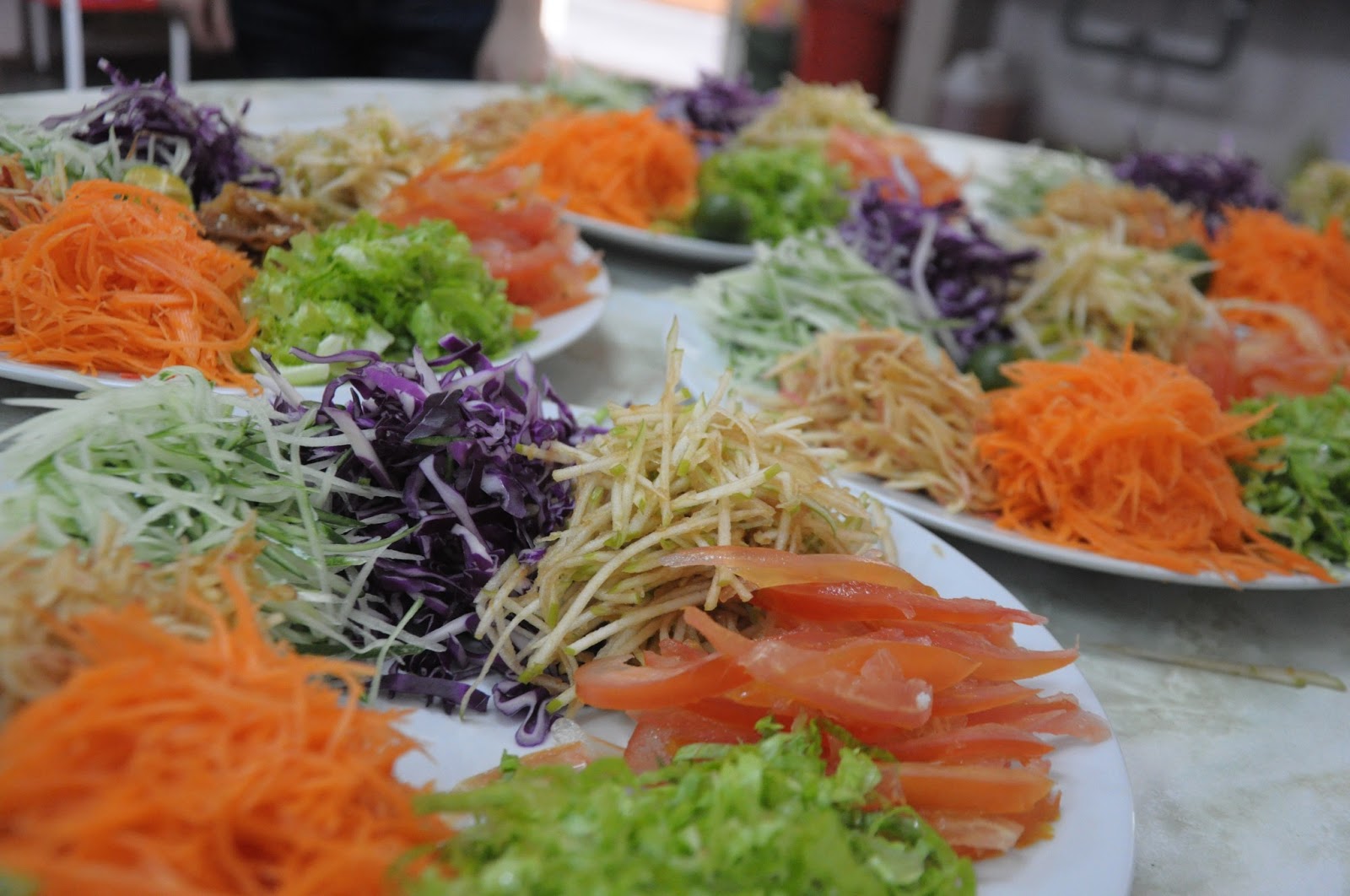 Peek-A-Food: A Healthy Style Yu Shang