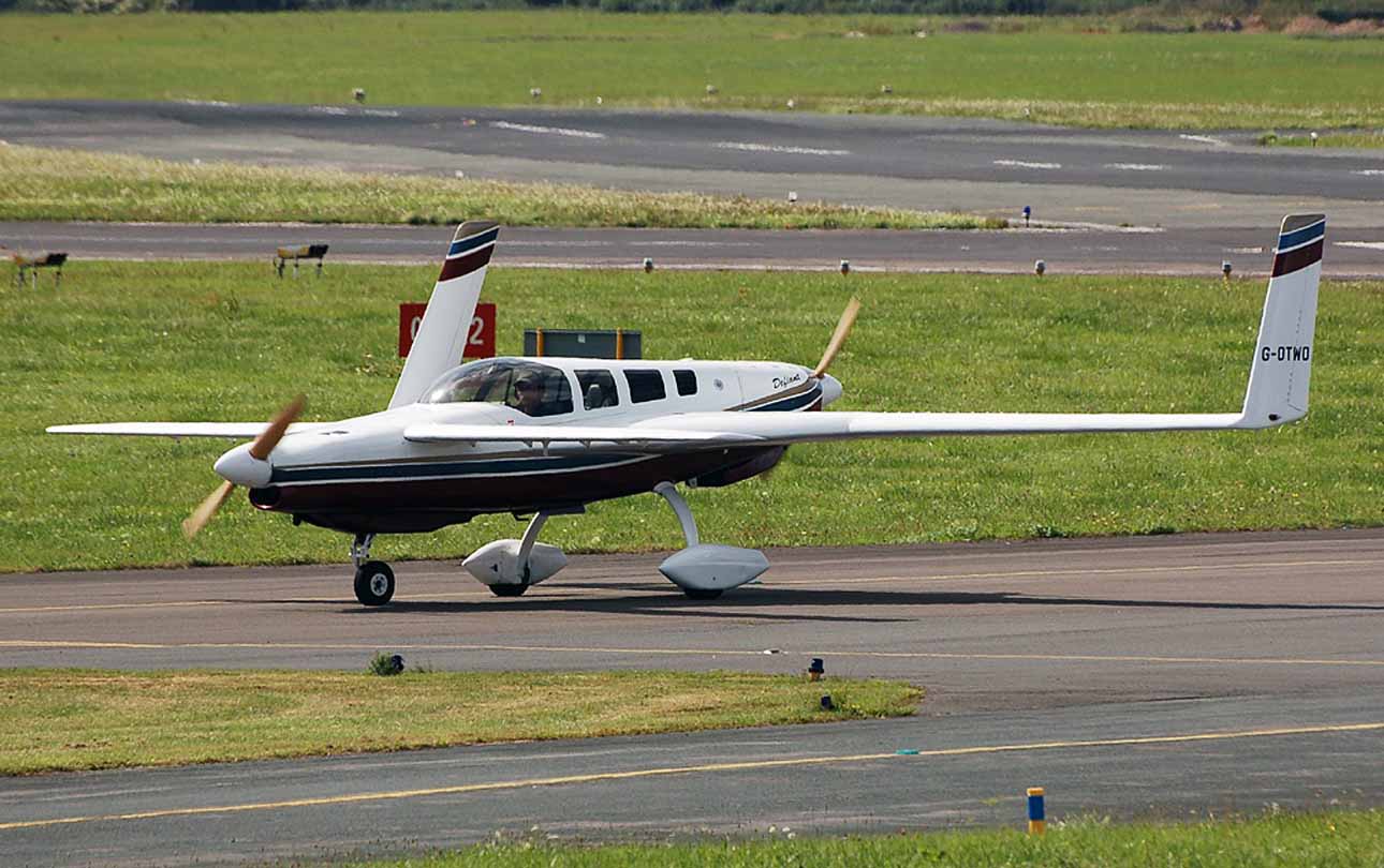 nhungdoicanh: Rutan 40/74 Defiant