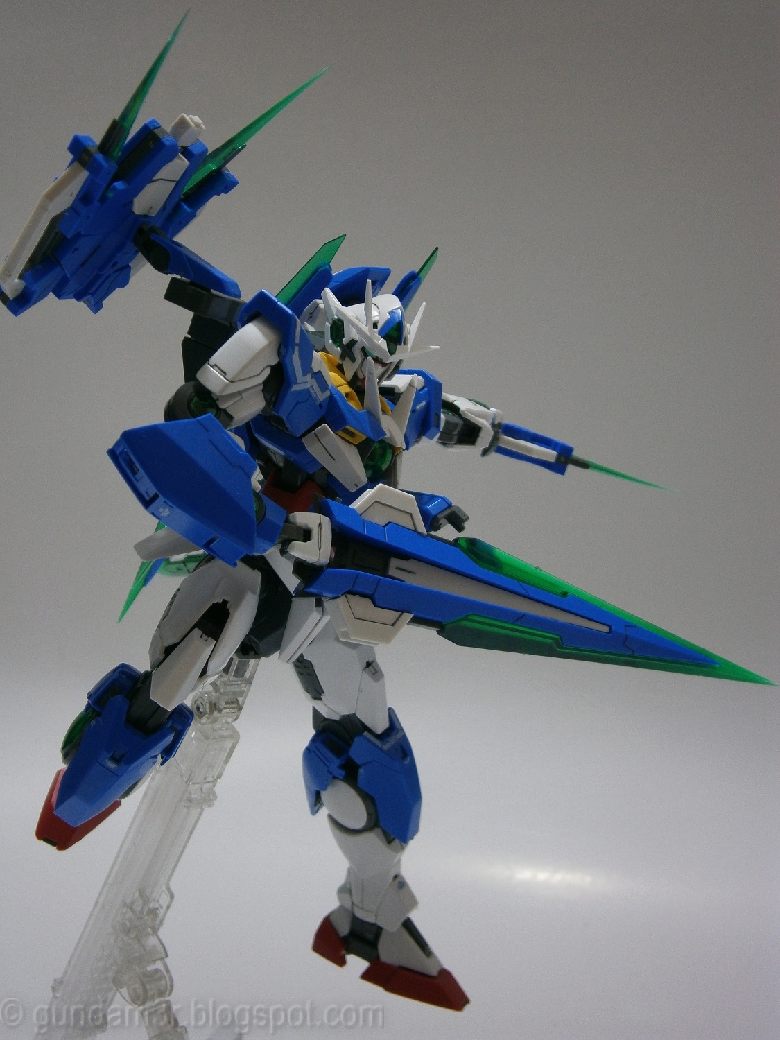 Add On: GN Sword IV Full Saber for Gundam 00 Quanta MG Review Part 3