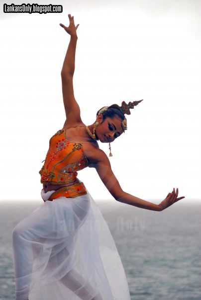 Sri Lankan Hot Sexy Girls: Aseka Wijewardena