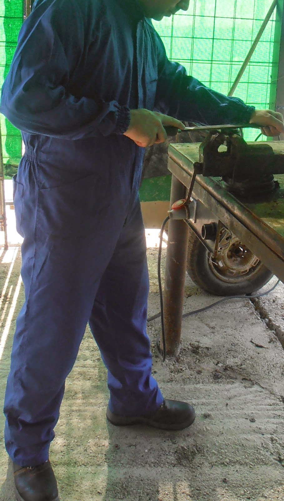 Mecanizado Básico _________ BASIC METAL WORKS: LIMADO A MANO