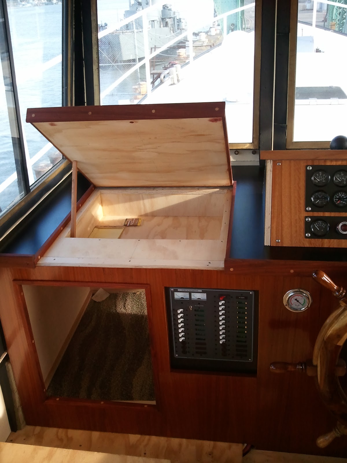 Building Koloa (Kama Hele): Wheelhouse console finished
