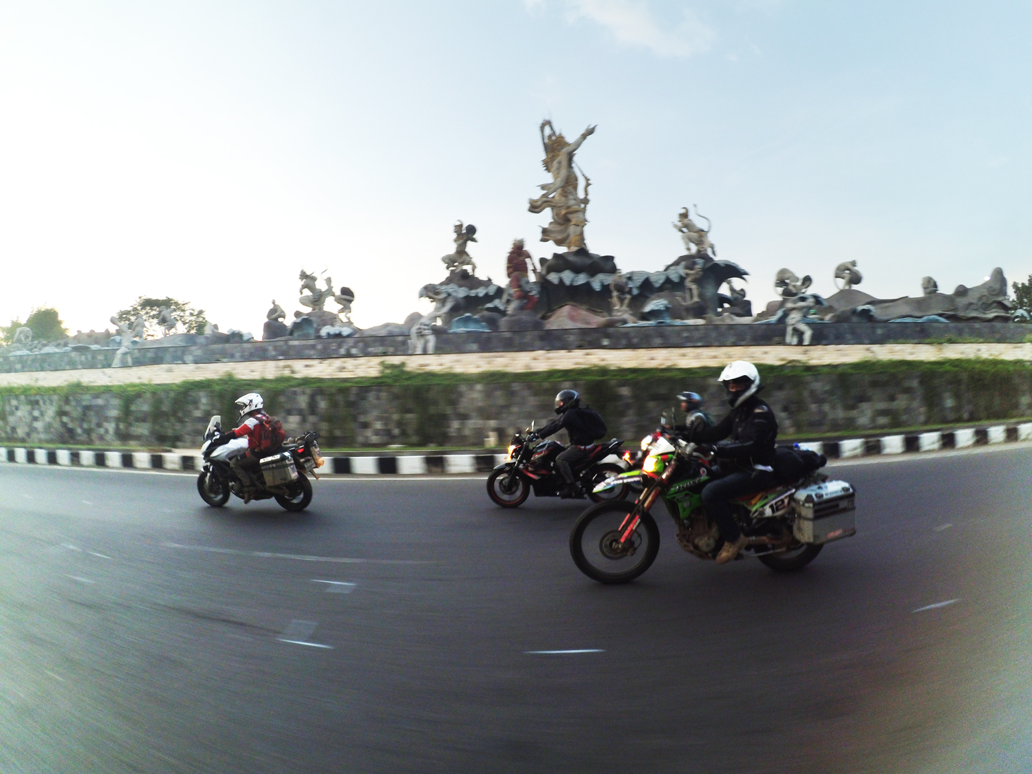 JENIS MOTOR TOURING TERBAIK