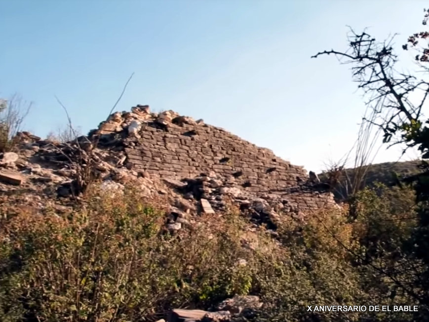 El Bable: La zona arqueológica abandonada de Casas Viejas en el ...