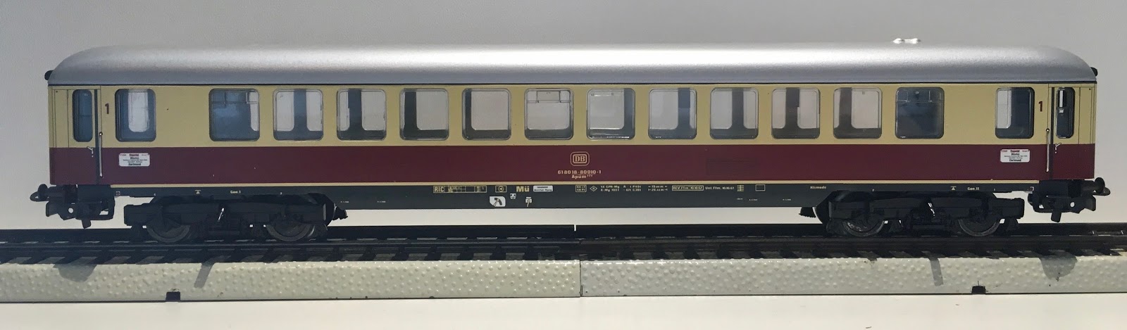 Classic Märklin Coach Database: IC - Inter-City Coaches