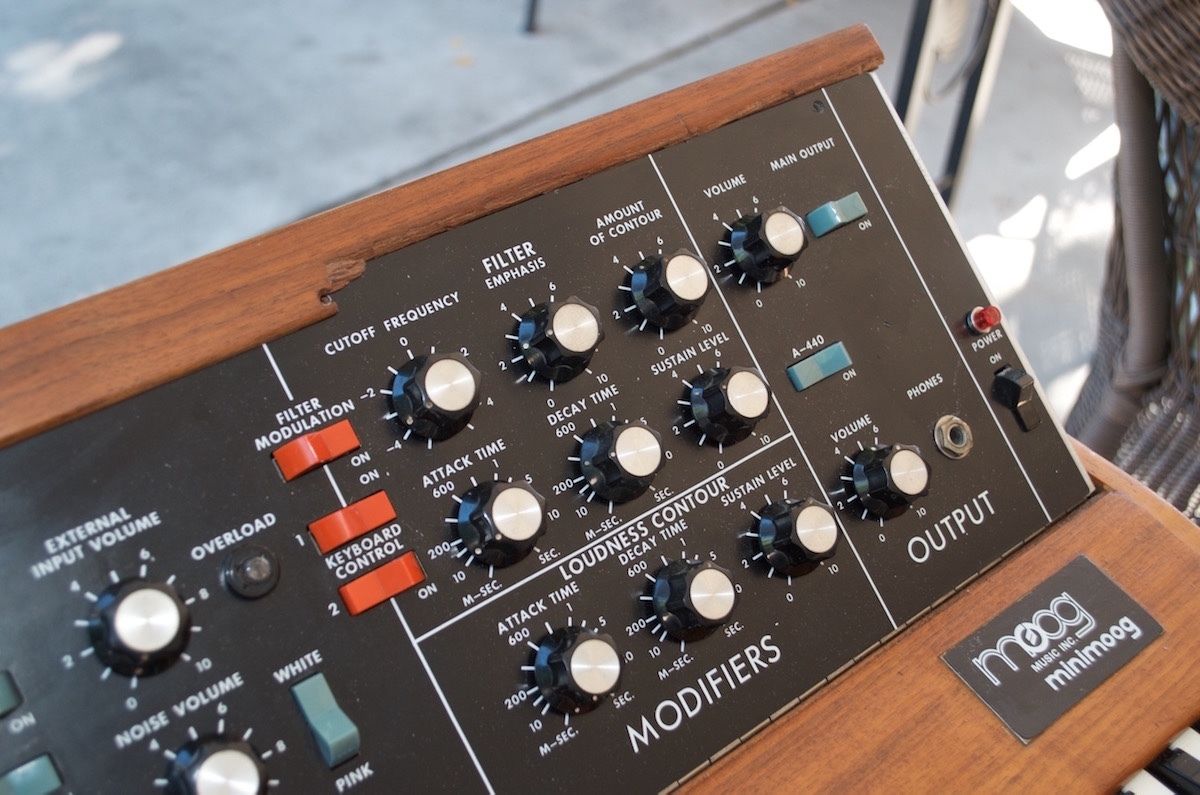 MATRIXSYNTH: 1972 Moog Minimoog D Keyboard Synthesizer SN 1442E w/ Mods ...