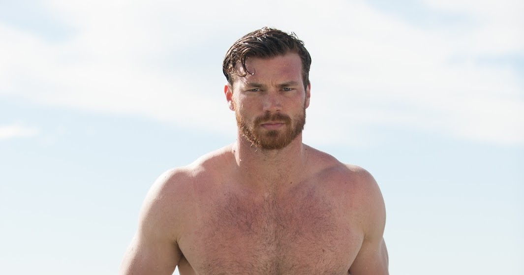 WE LOVE HOT GUYS: Derek Theler is a SHARK KILLER