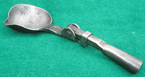 Muzzleloader/Scurlock Publishing: George Ainslie Folding Ladle