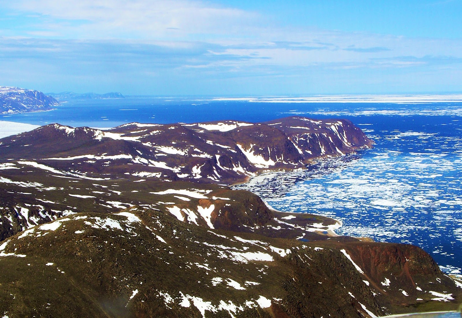 Ultima Thule: Qikiqtarjuaq, Broughton Island, door to the Auyuittuq Park