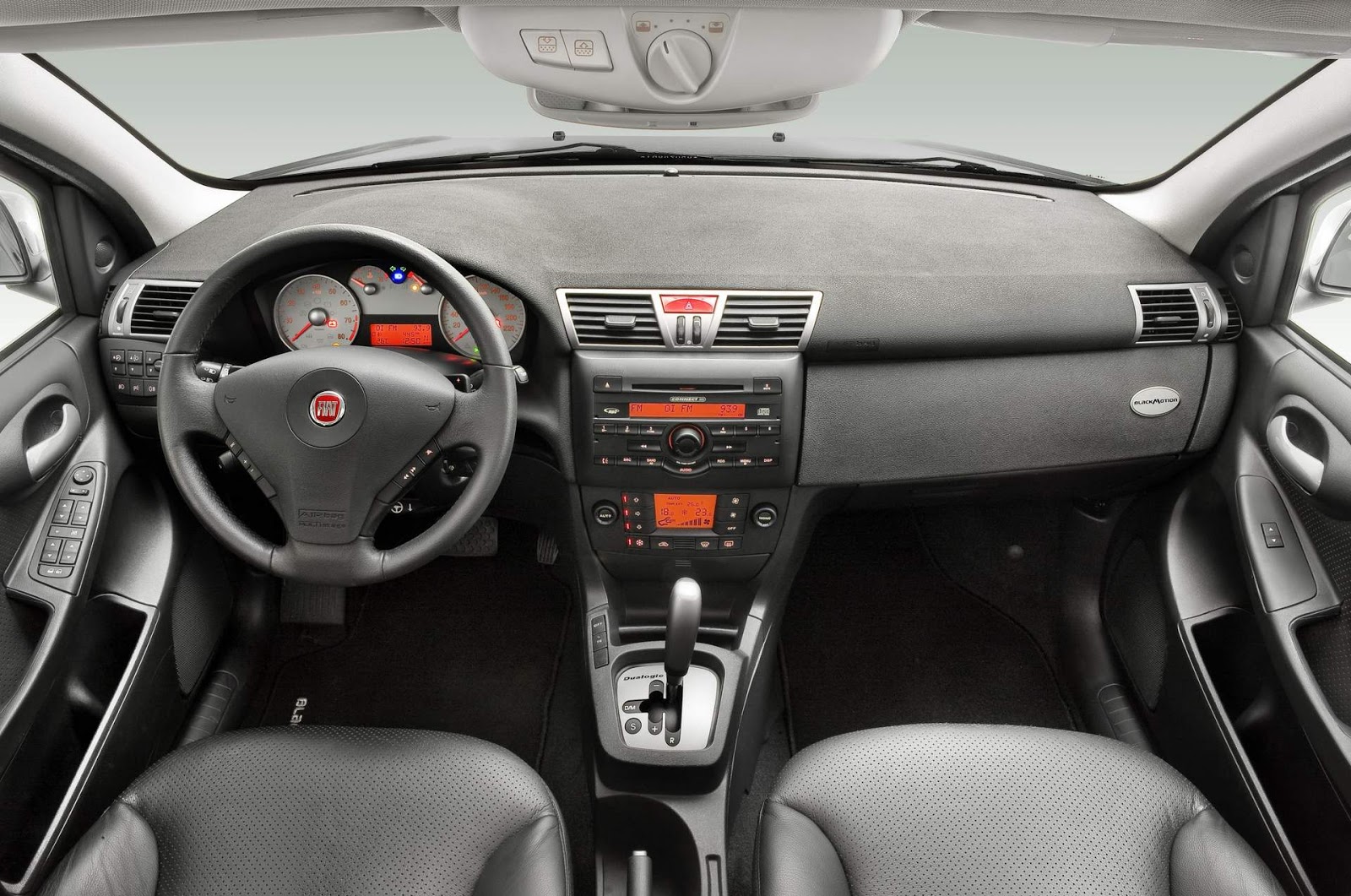 Fiat Stilo 2010 Black Motion: fotos, preço e detalhes